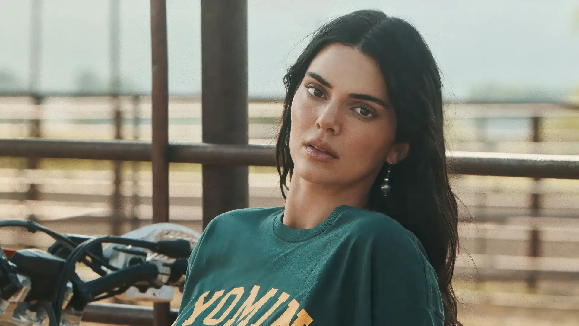 Kendall Jenner Western Lifestyle Portrait UHD Wallpaper | Aesthetic ...