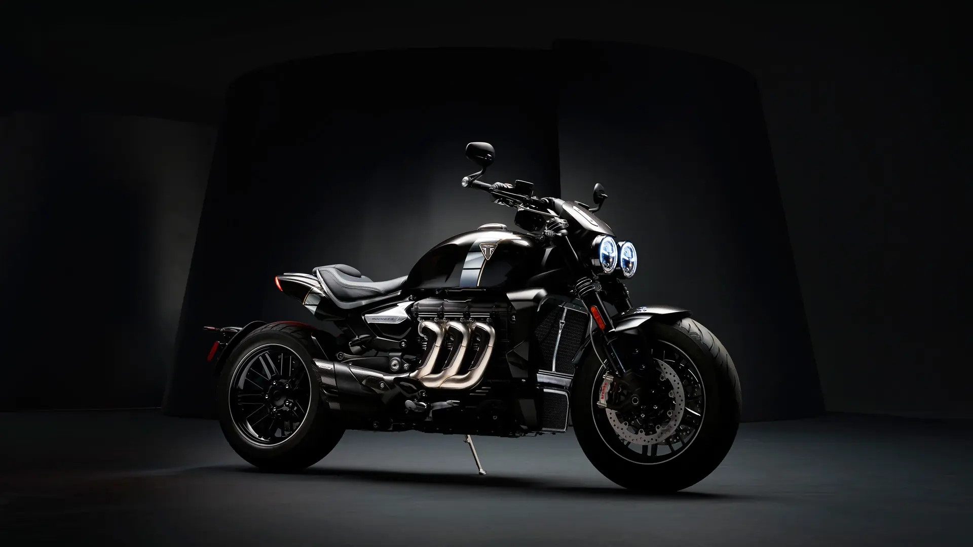 Triumph Rocket Black Edition UHD Wallpaper | Dark Power Cruiser Motorcycle